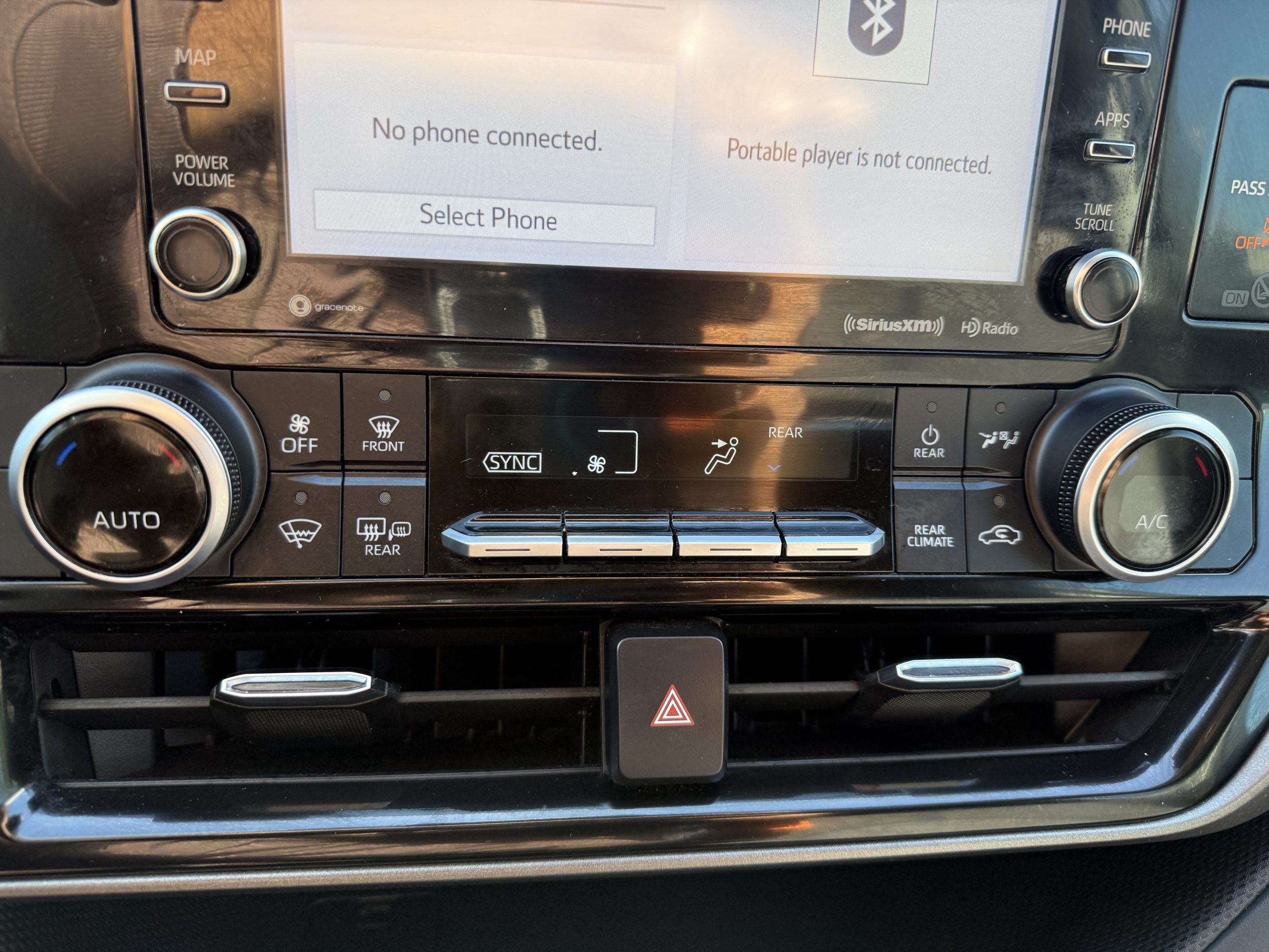 2022 Toyota HIGHLANDER LE-HYBRID Red Rear Wheel Drive 2.5L – Robust ...